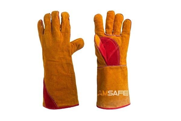 Hand Safety in Welding: The Role of Quality Gloves
